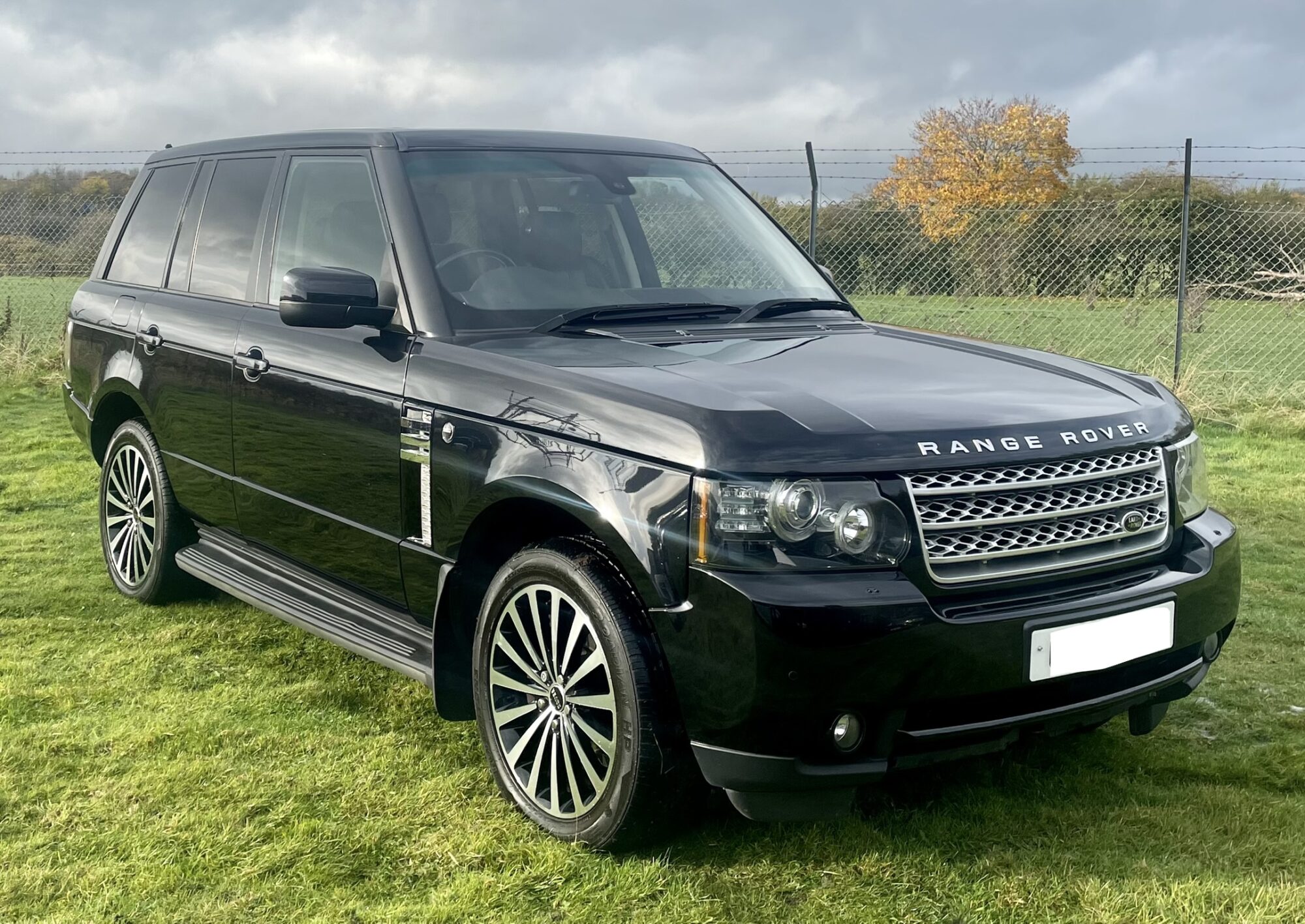 RANGE ROVER VOGUE 4.4 TDV8 SE AUTO Black with Black Leather – MDRS Land ...